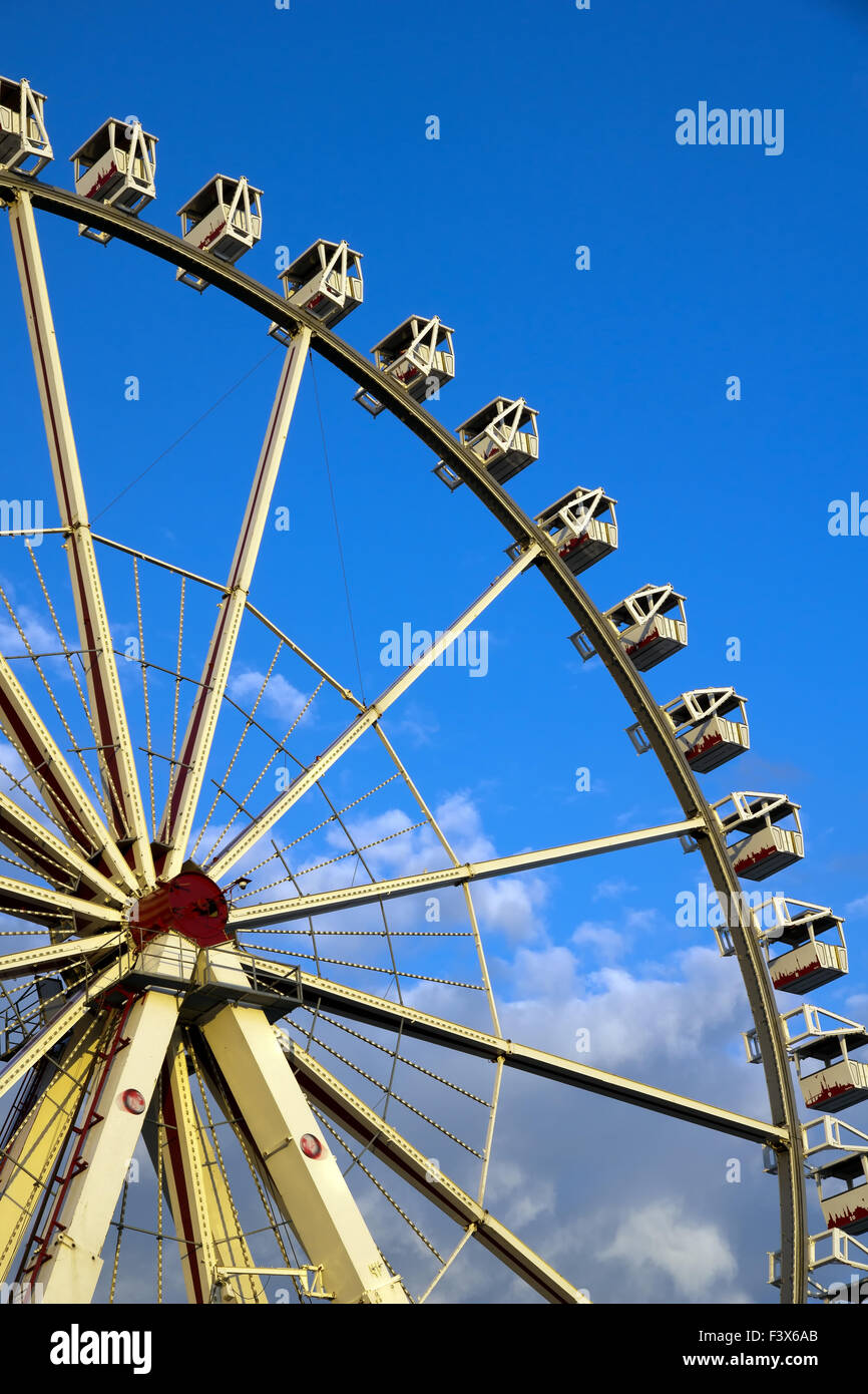 Riesenrad rahmen -Fotos und -Bildmaterial in hoher Auflösung – Alamy