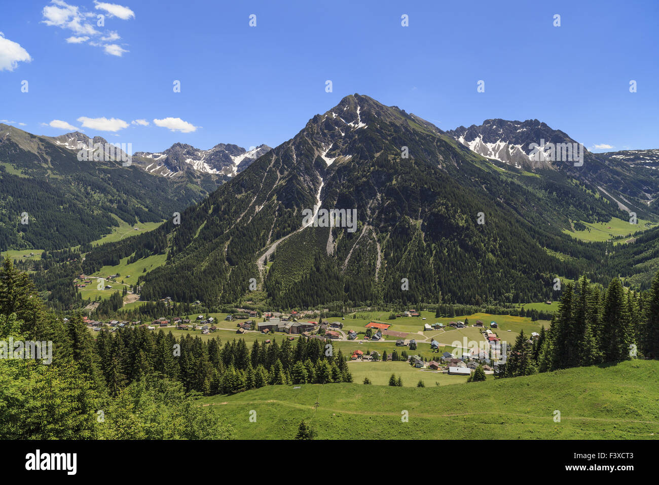 Walser gebäude -Fotos und -Bildmaterial in hoher Auflösung – Alamy