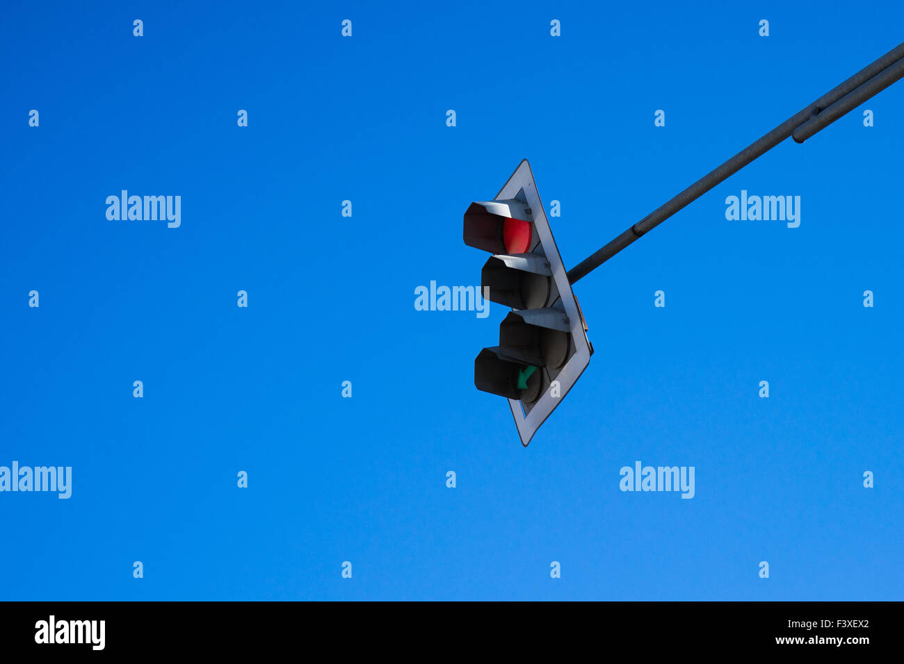 Ampel pfeil -Fotos und -Bildmaterial in hoher Auflösung – Alamy