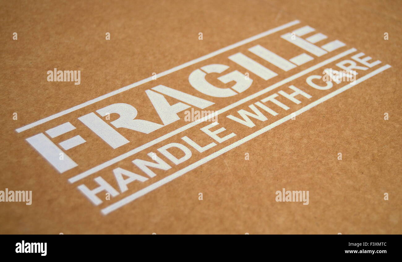 Zerbrechliches paket -Fotos und -Bildmaterial in hoher Auflösung – Alamy