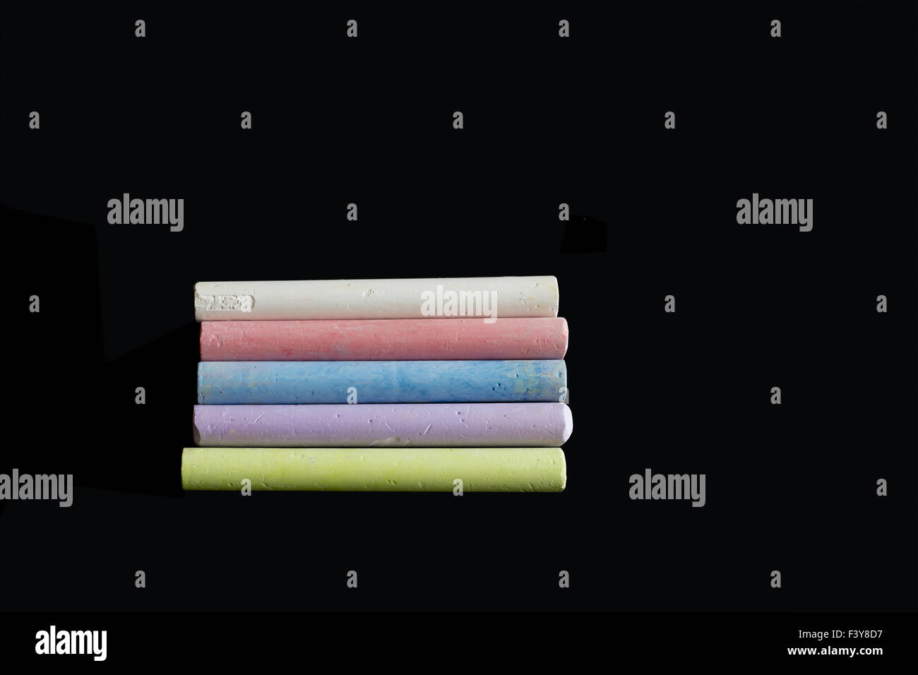 Schwarze und rote kreiden -Fotos und -Bildmaterial in hoher Auflösung ...