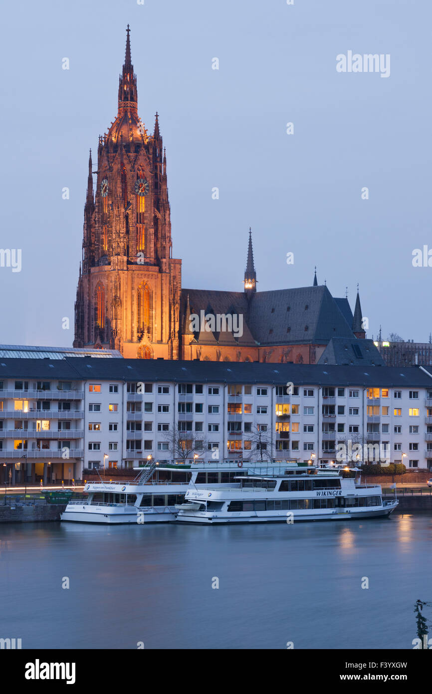 Kaiserdom frankfurter dom -Fotos und -Bildmaterial in hoher Auflösung ...