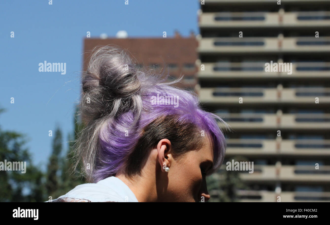 Purple hair -Fotos und -Bildmaterial in hoher Auflösung – Alamy