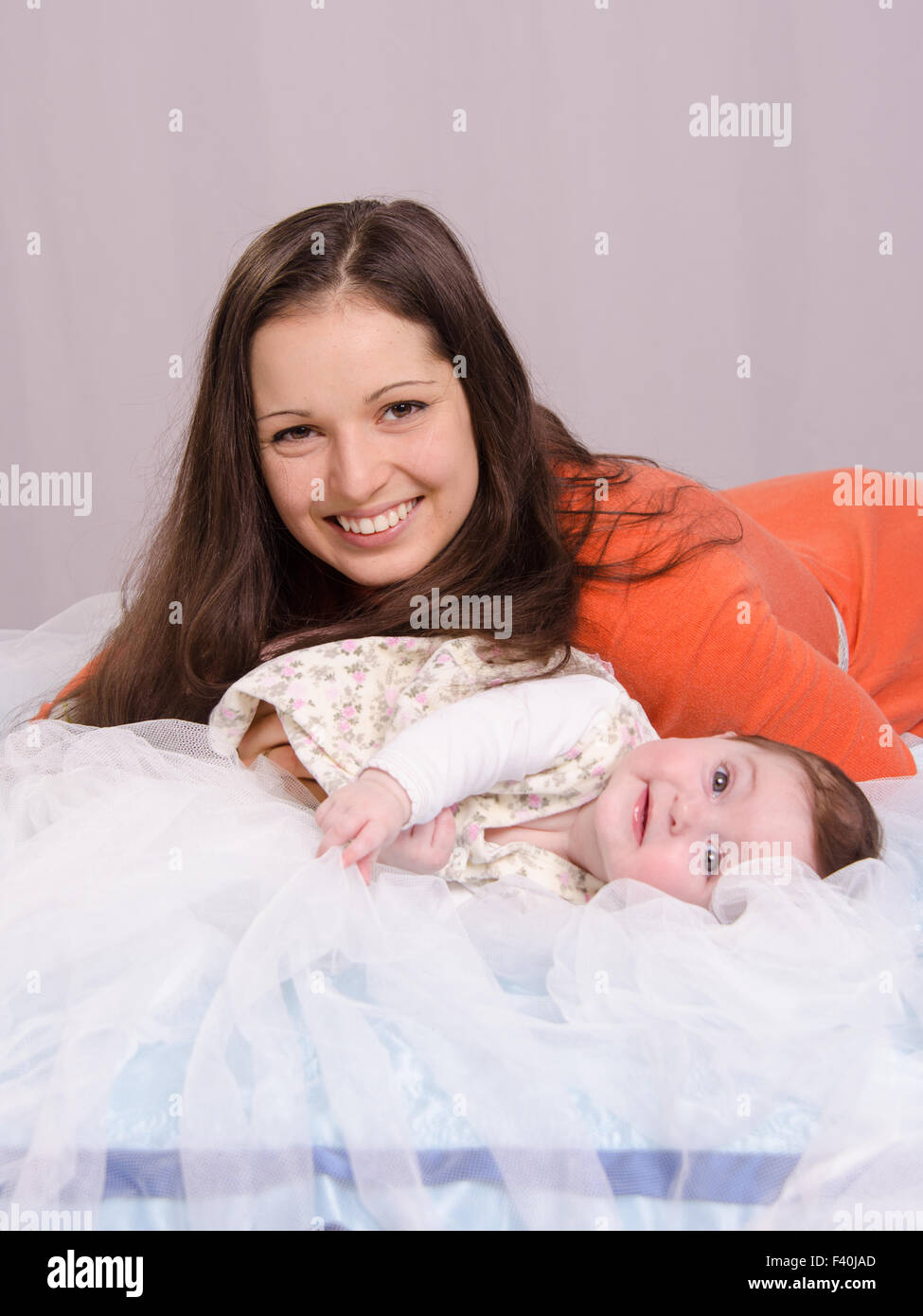 Spaß Im Bett Stockfotos Und Bilder Kaufen Alamy