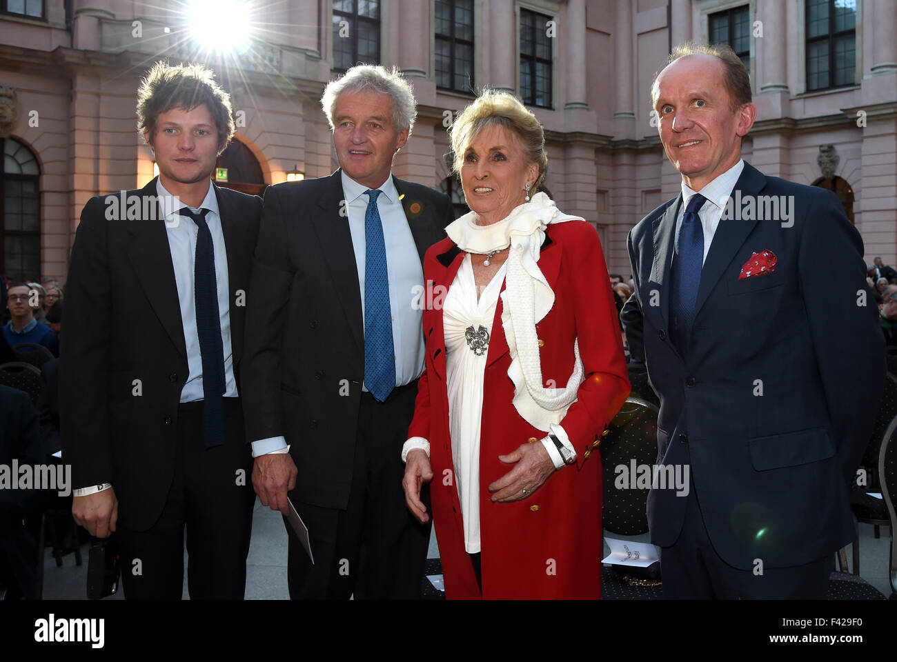 Nikolai von Bismarck (L-R), Alexander von Bismarck, Fürstin Elisabeth ...