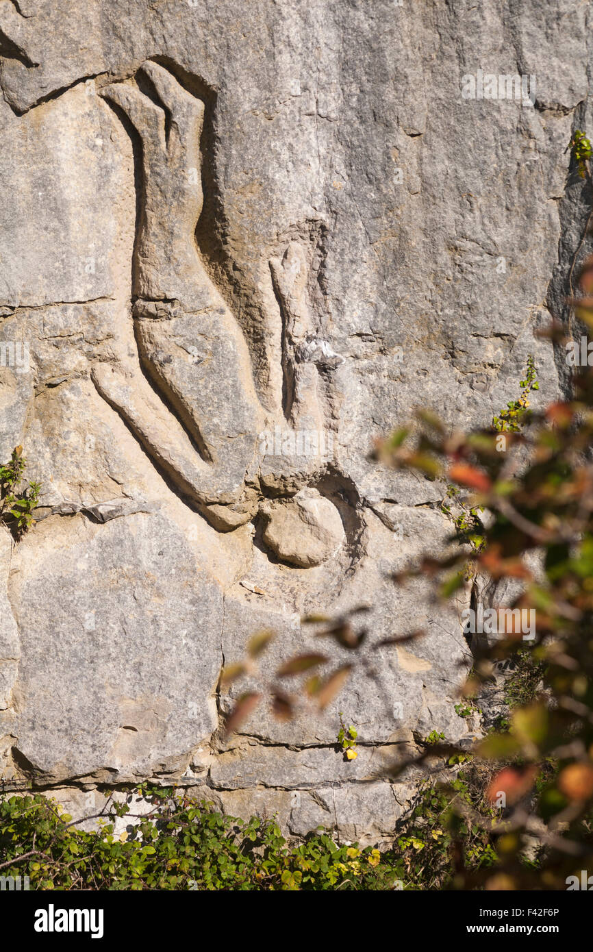 Still Falling Stone Sculpture von Antony Gormley im Tout Quarry ...