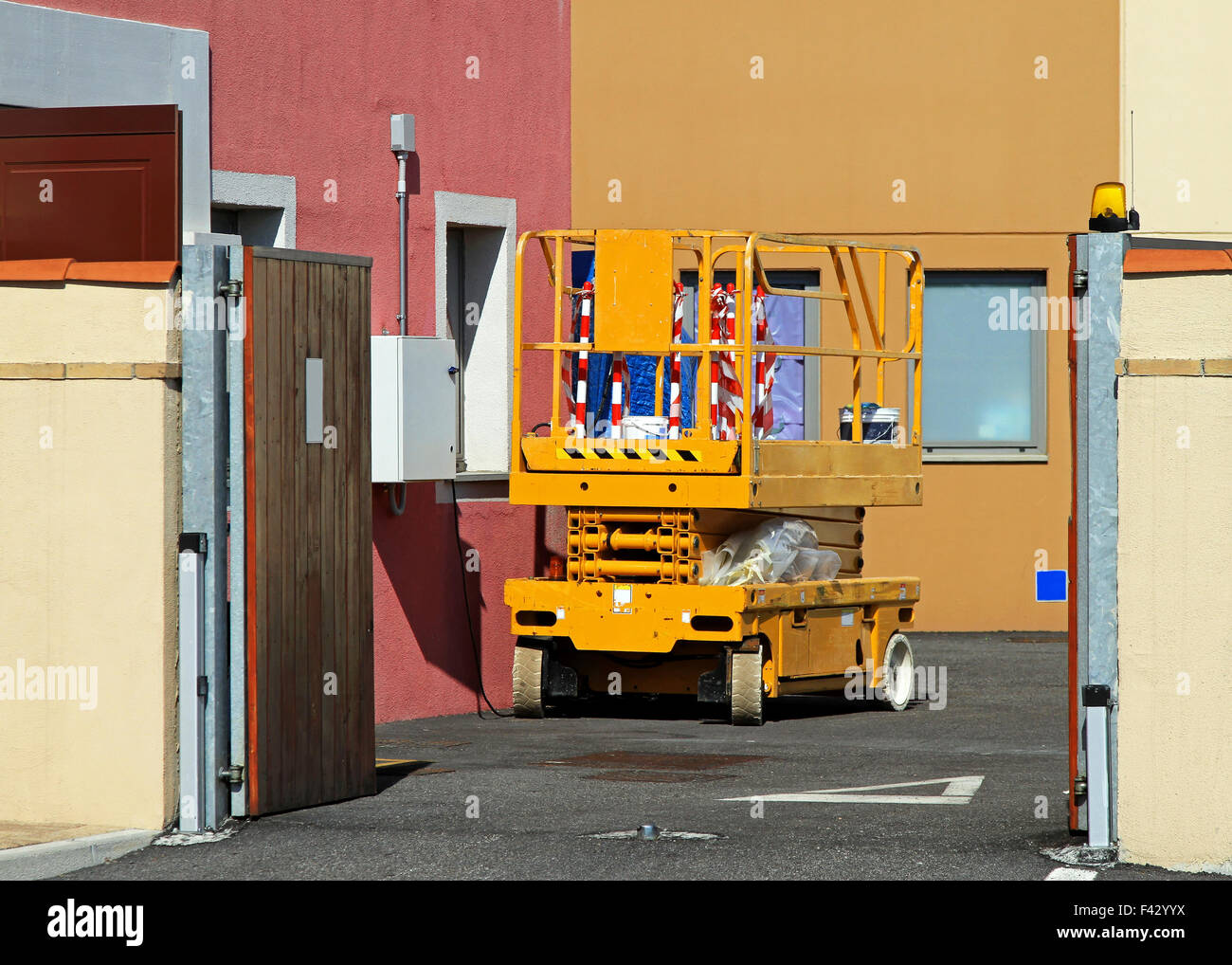 Scheren heben -Fotos und -Bildmaterial in hoher Auflösung – Alamy