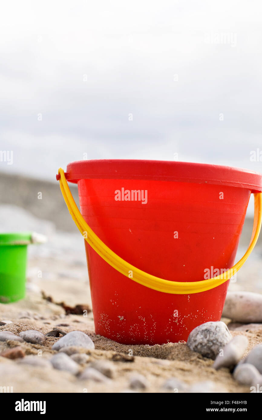 Roter Eimer Stockfotos und -bilder Kaufen - Alamy
