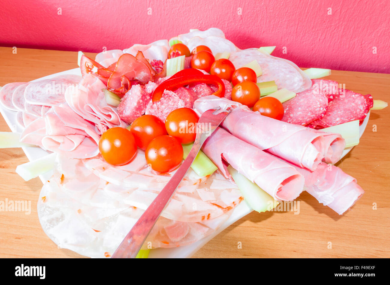 Teller wurst schinken -Fotos und -Bildmaterial in hoher Auflösung ...