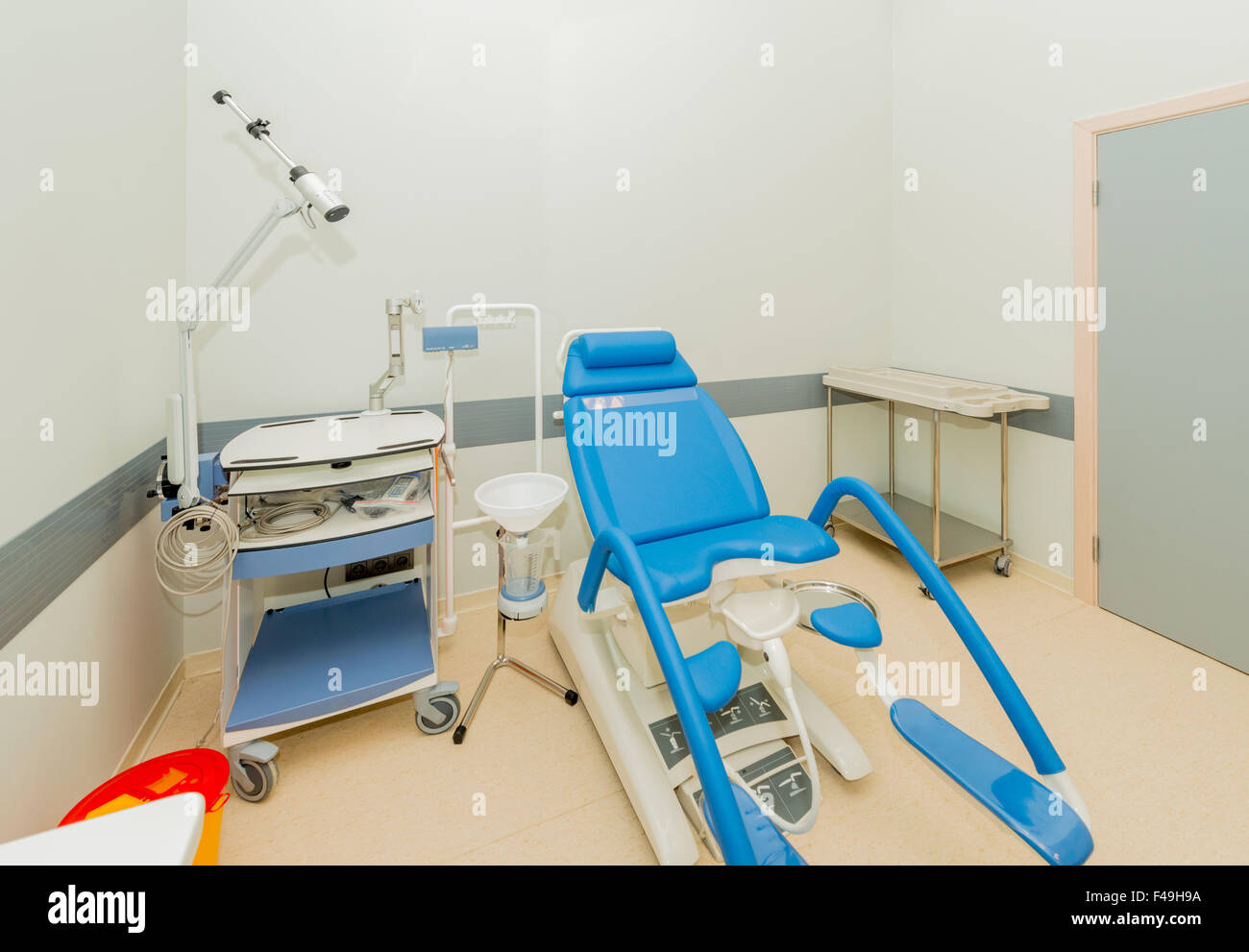 Patientin frauenarzt untersuchungsstuhl -Fotos und -Bildmaterial in ...