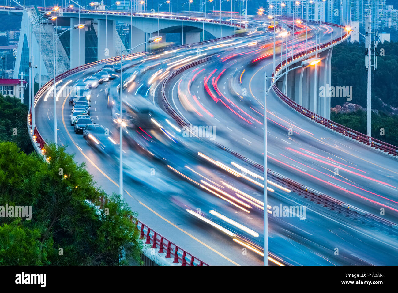 Stream bus -Fotos und -Bildmaterial in hoher Auflösung – Alamy