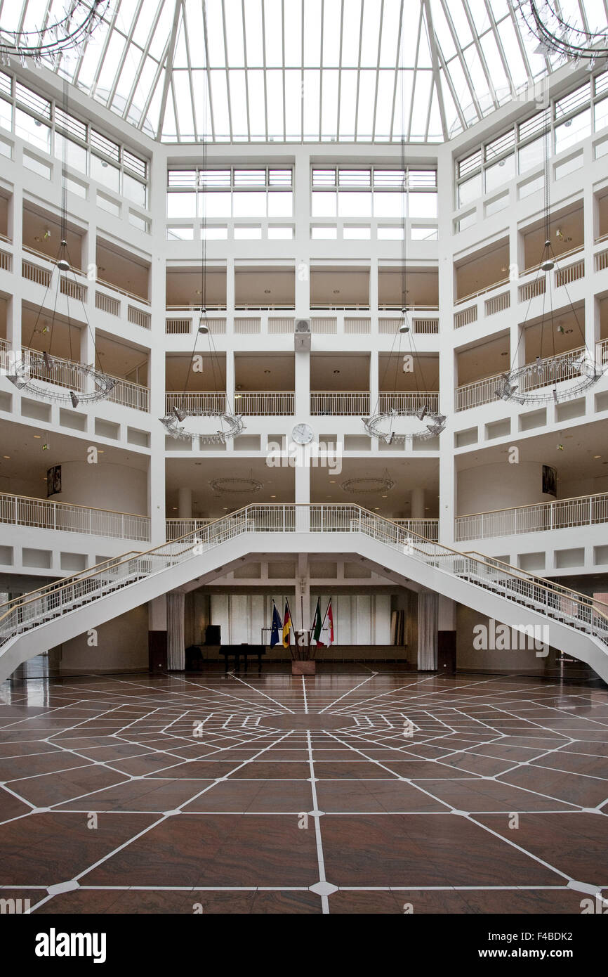 Innenansicht rathaus -Fotos und -Bildmaterial in hoher Auflösung – Alamy