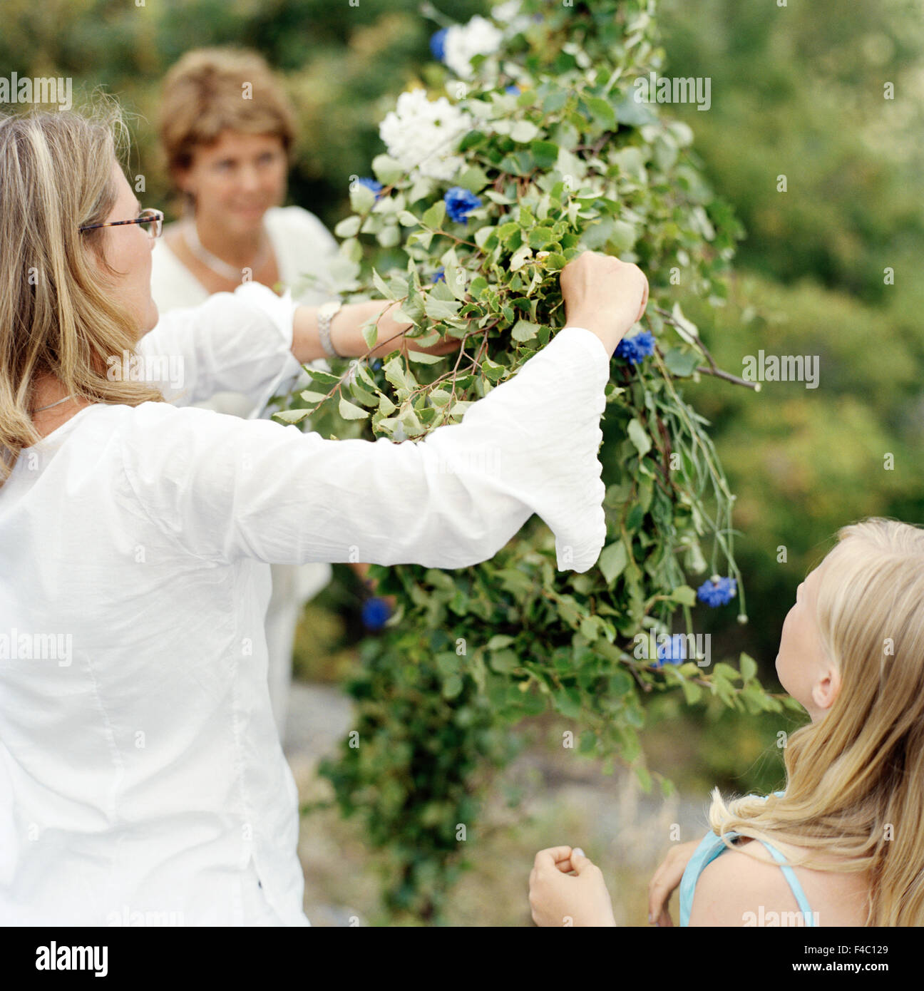 Midsummer celebrations -Fotos und -Bildmaterial in hoher Auflösung – Alamy