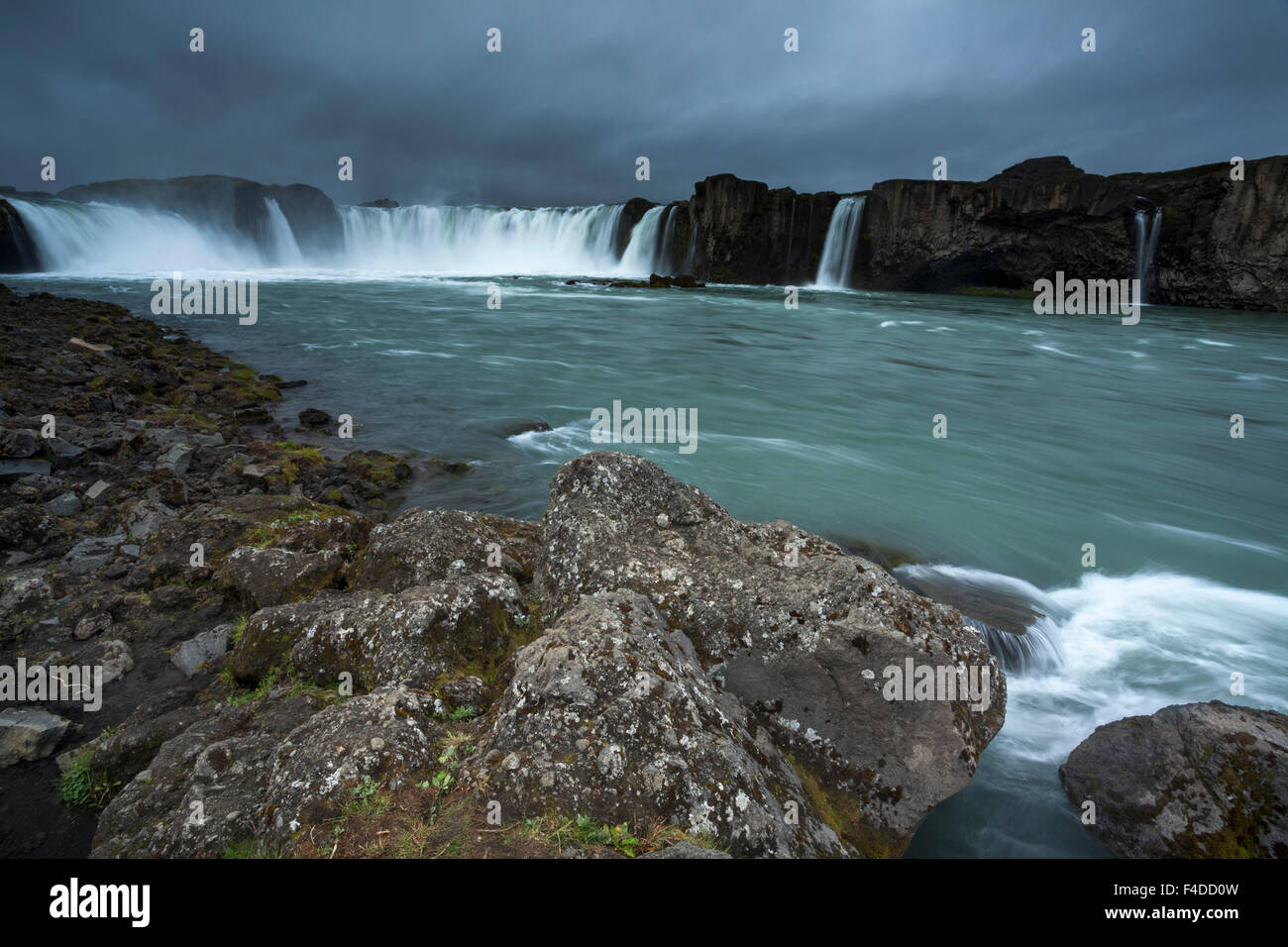 Godafoss Wasserfall und Skjalfandafljot Fluss, Nordhurland Eystra ...