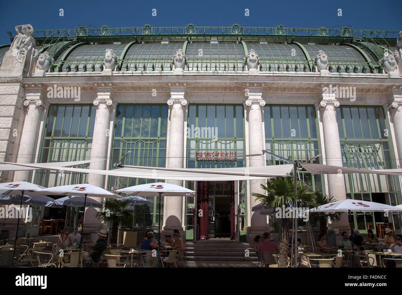 Cafe und Restaurant im Palmenhaus, Wien, Österreich Stockfotografie - Alamy
