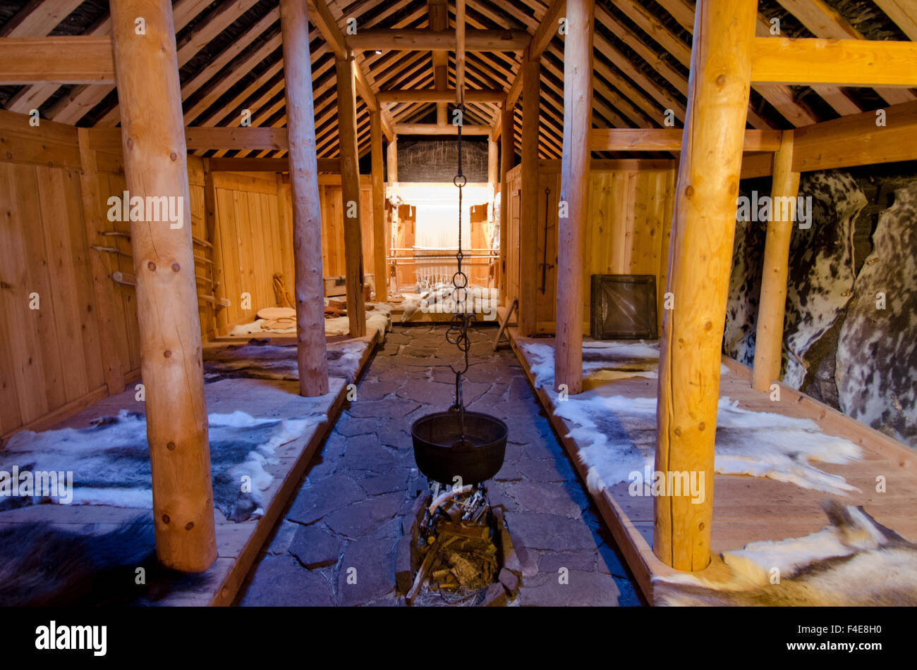 Wikinger langhaus innen -Fotos und -Bildmaterial in hoher Auflösung – Alamy