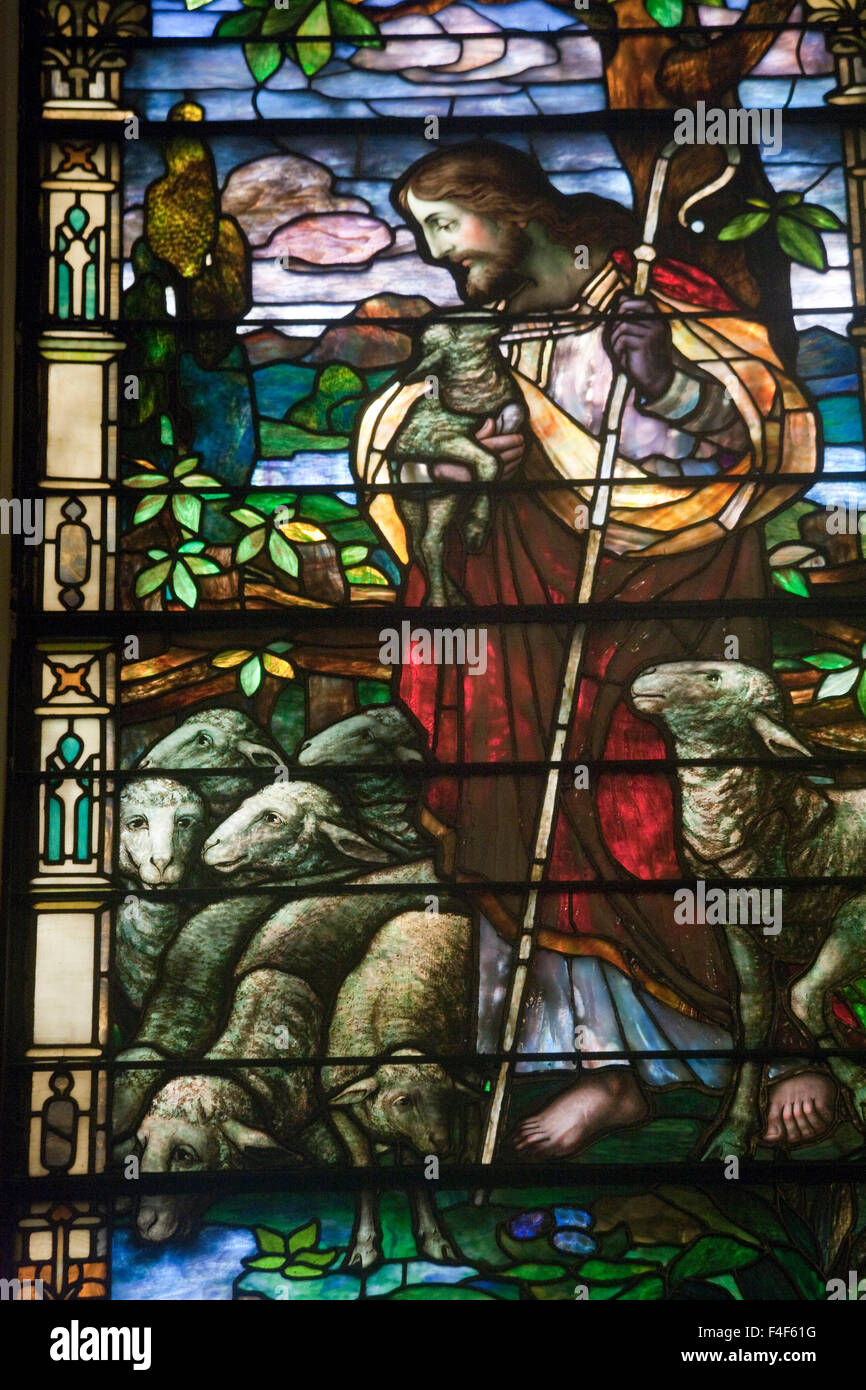 Jesus, der gute Hirte in Glasmalerei im Heiligtum von Smithfield United ...
