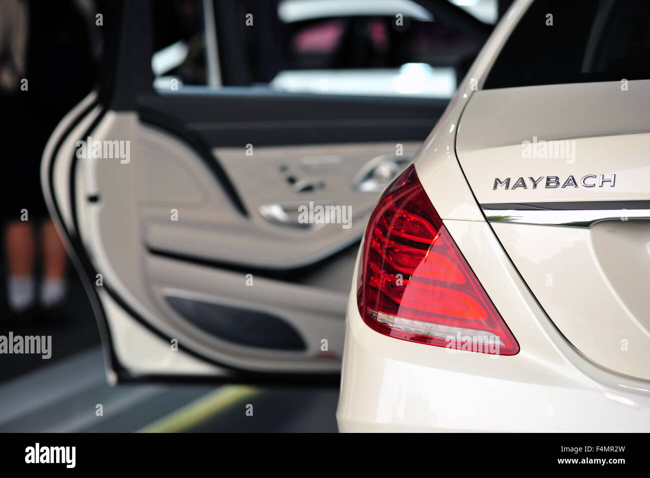 Maybach hinten -Fotos und -Bildmaterial in hoher Auflösung – Alamy