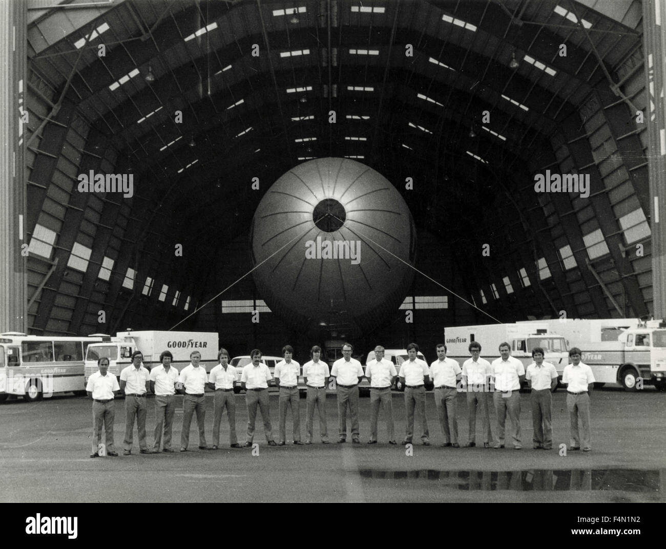 Zeppelin Hangar Stockfotos & Zeppelin Hangar Bilder - Alamy