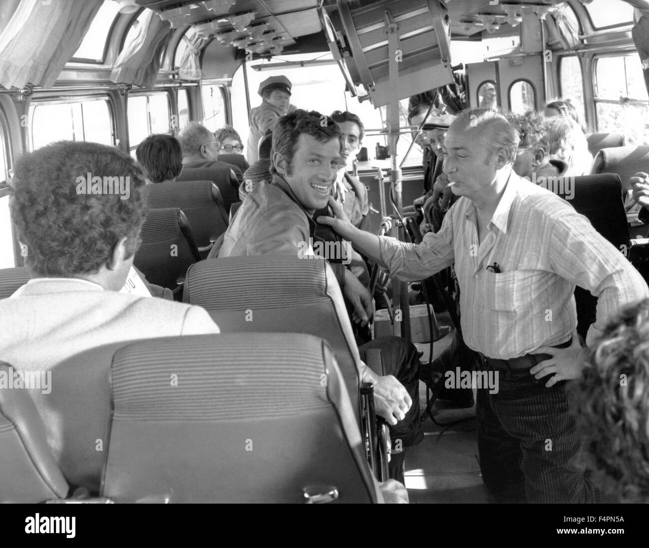 Am Set, Gerard Oury und Jean-Paul Belmondo / The Brain / 1969 unter der ...