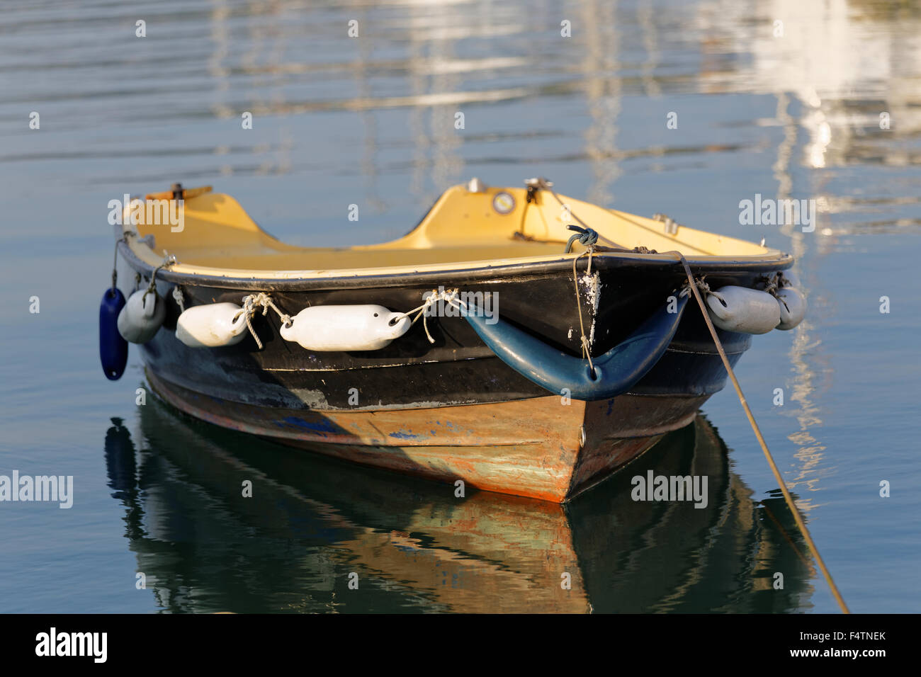 Ufer mit boot Stockfotos und -bilder Kaufen - Alamy