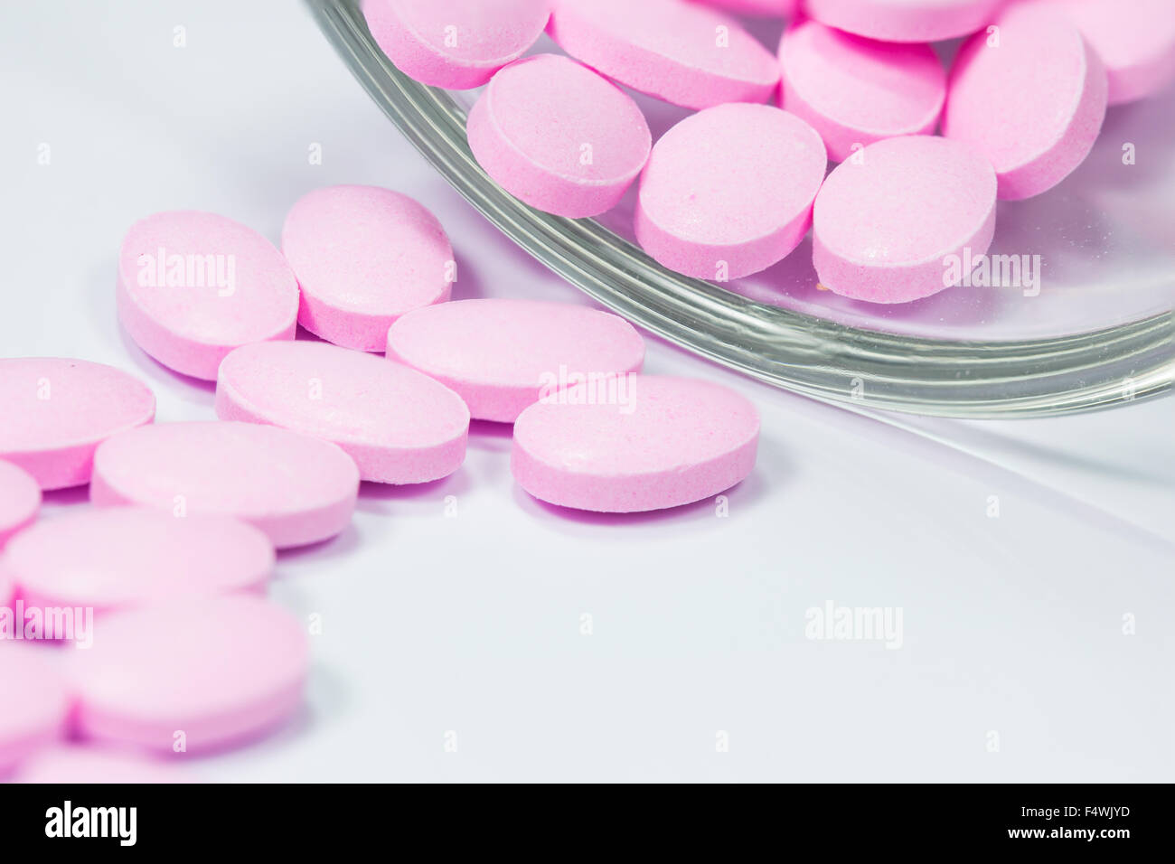 Rosa tabletten was ist das -Fotos und -Bildmaterial in hoher Auflösung ...