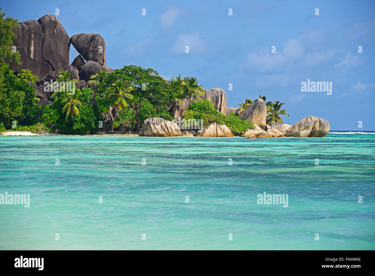 Anse La Reunion, traumhafter Strand, Felsen und Palmen, La Digue Island ...