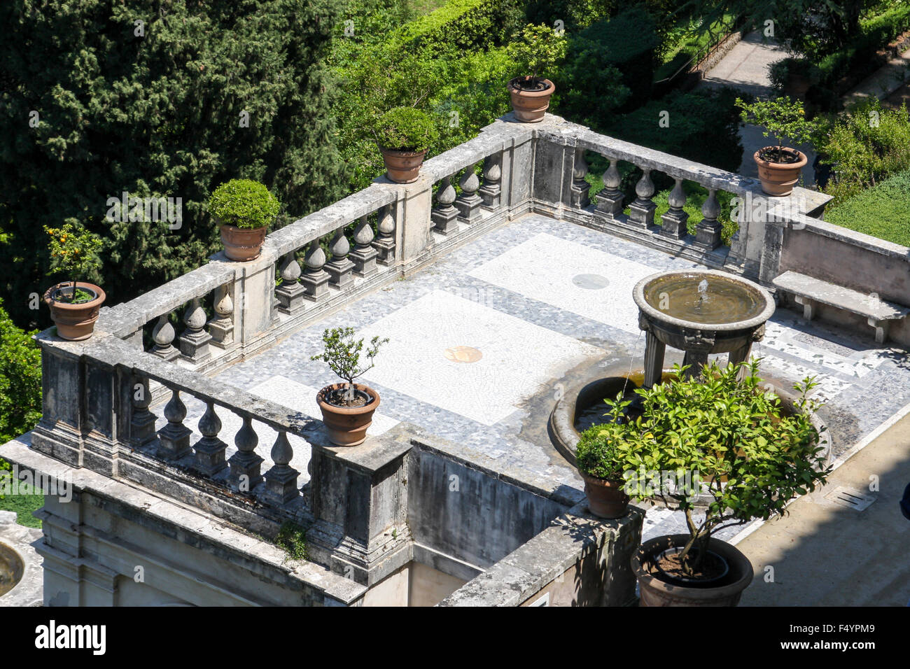 Italienisches architektonisches design -Fotos und -Bildmaterial in hoher Auflösung – Alamy