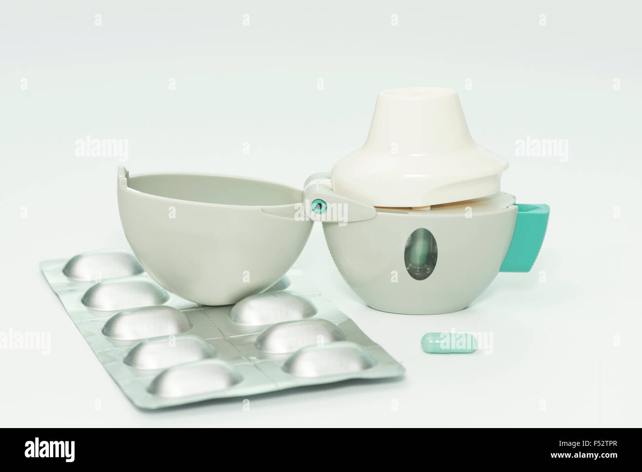 Bronchodilatator inhalator -Fotos und -Bildmaterial in hoher Auflösung ...