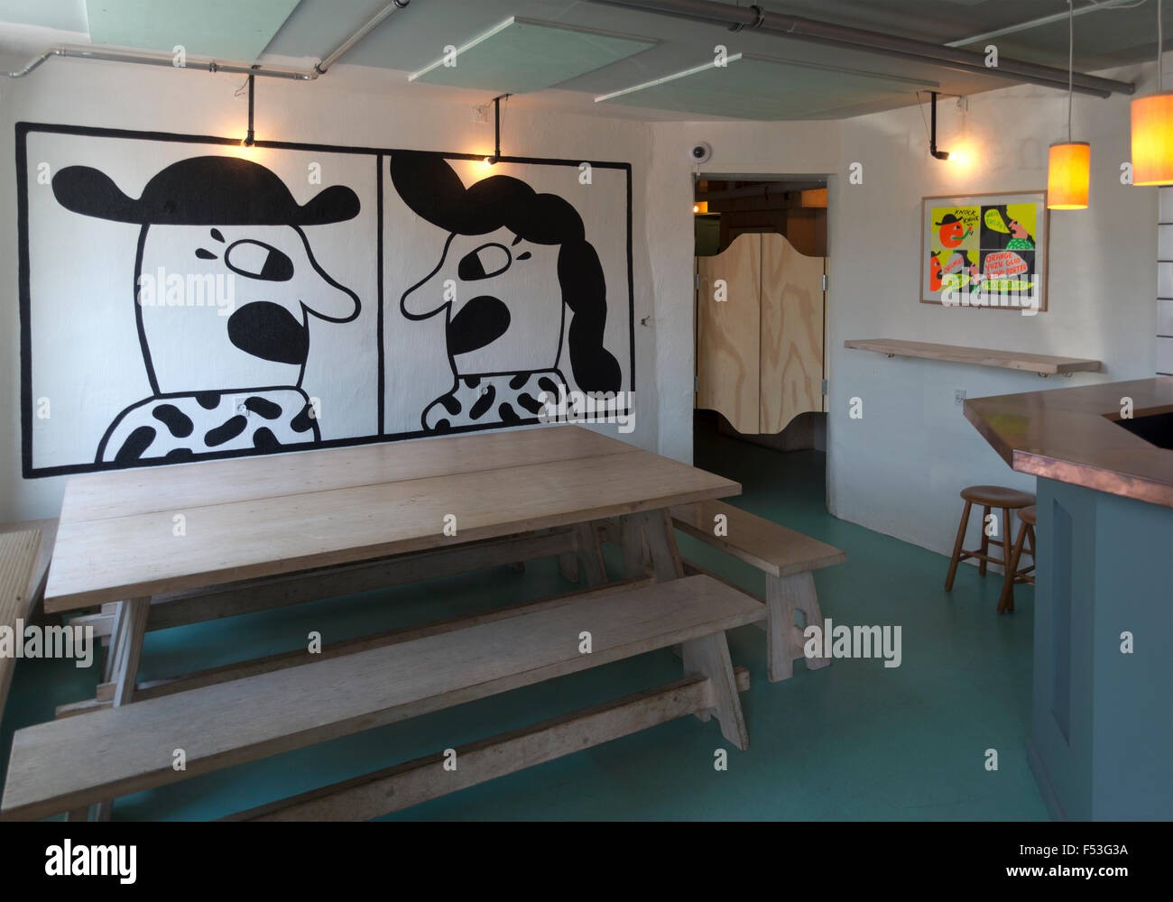 Cartoon Beer Bottle Stockfotos & Cartoon Beer Bottle Bilder - Alamy