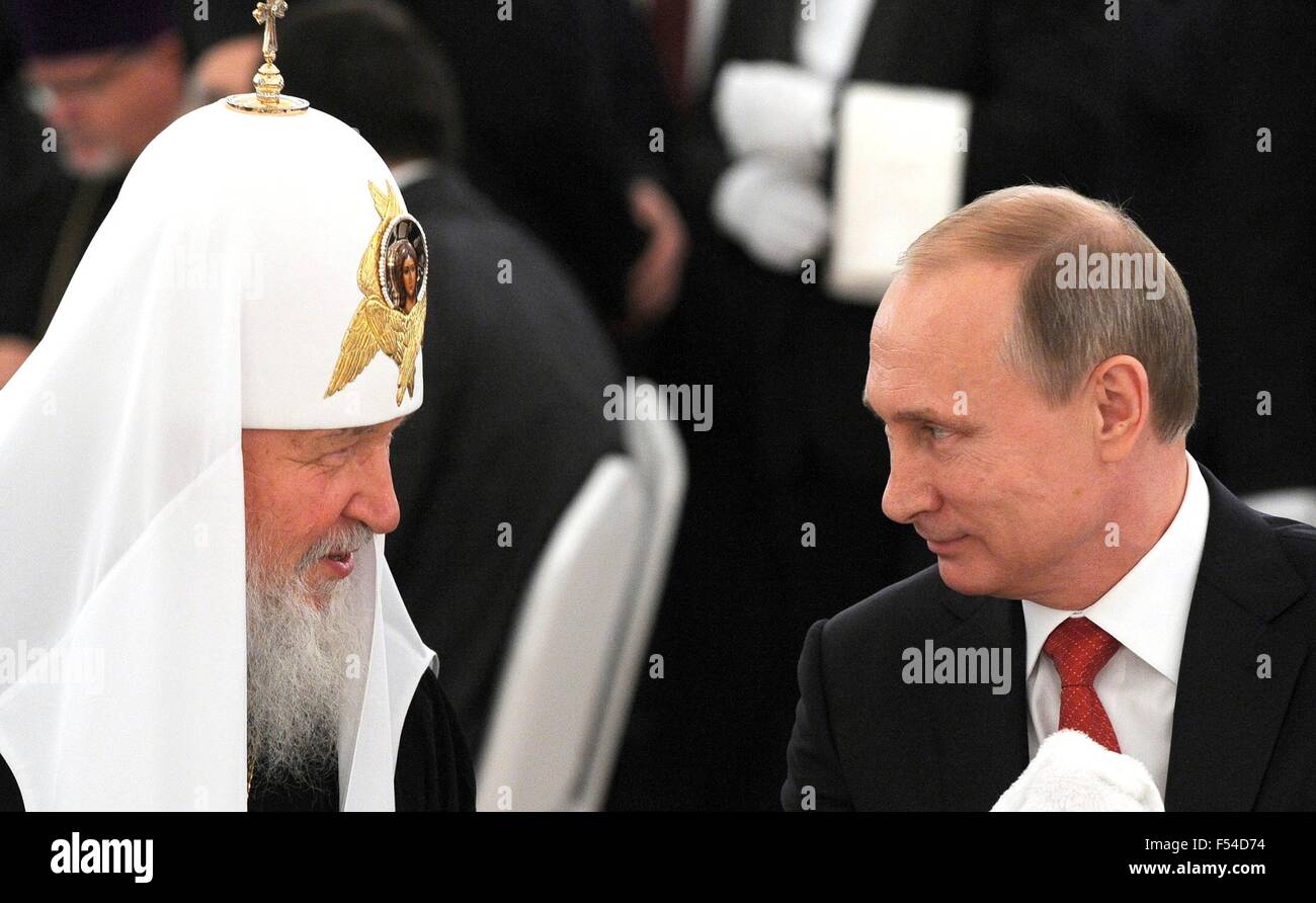 Der Russische Präsident Vladimir Putin Mit Patriarch Von Moskau Und