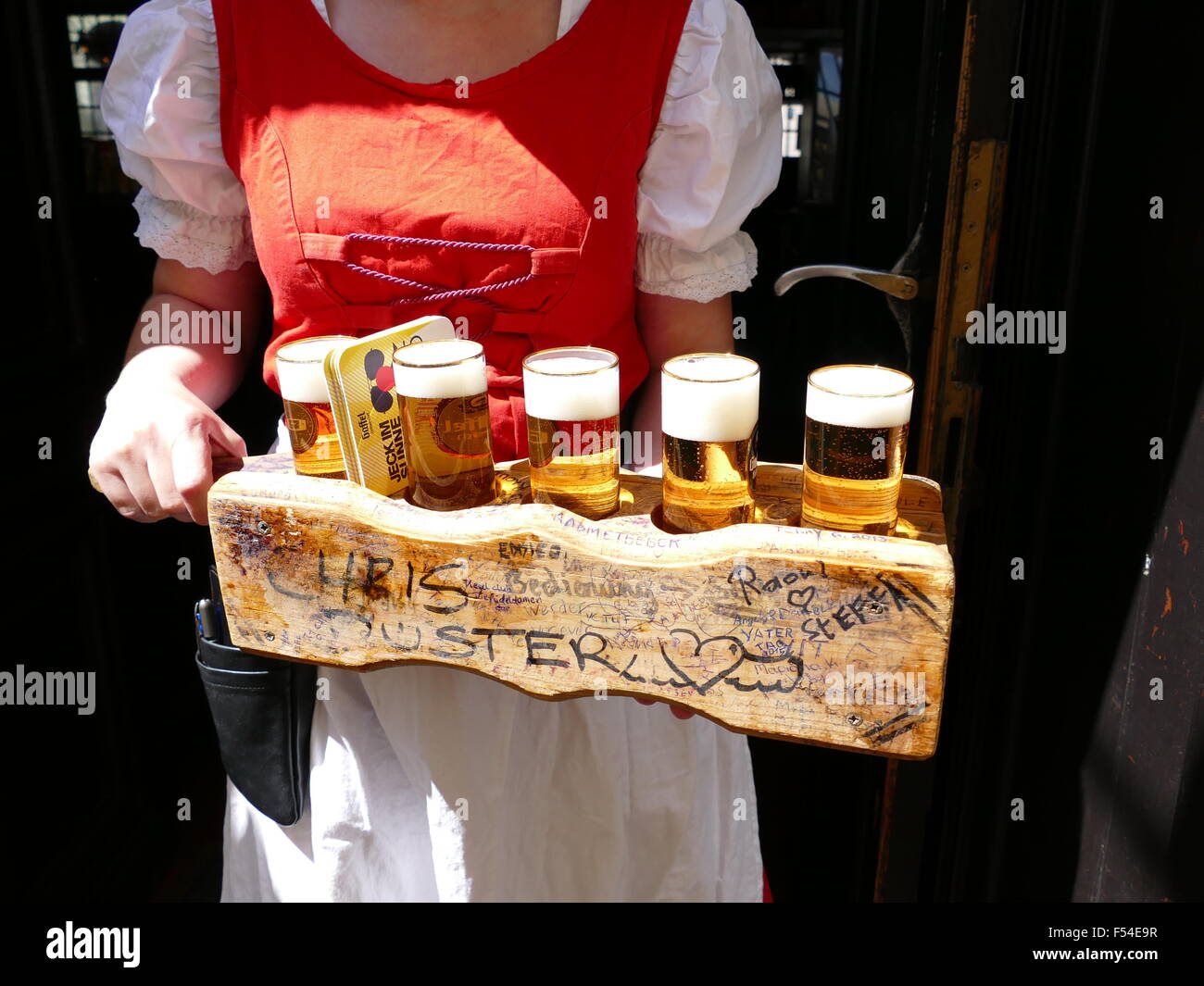 Kölner bier bar -Fotos und -Bildmaterial in hoher Auflösung – Alamy