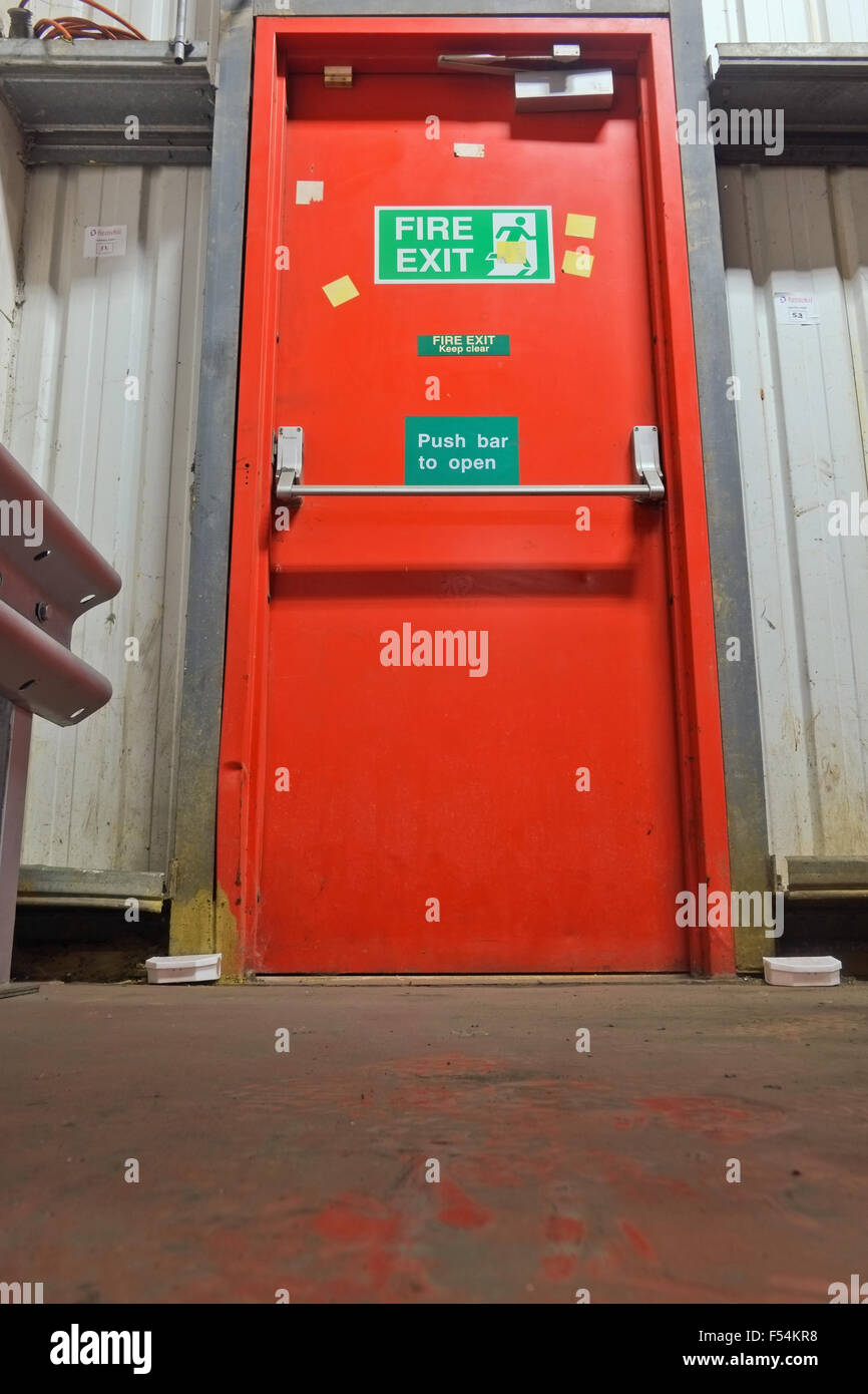 Fire exit -Fotos und -Bildmaterial in hoher Auflösung – Alamy