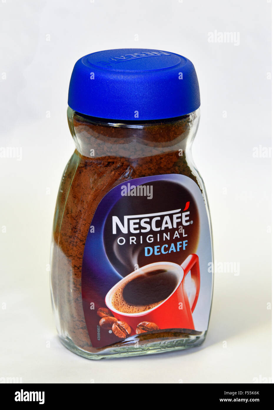 Nescafe instant coffee jar -Fotos und -Bildmaterial in hoher Auflösung ...