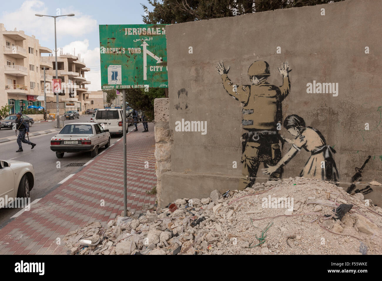 Banksy graffiti bethlehem -Fotos und -Bildmaterial in hoher Auflösung ...