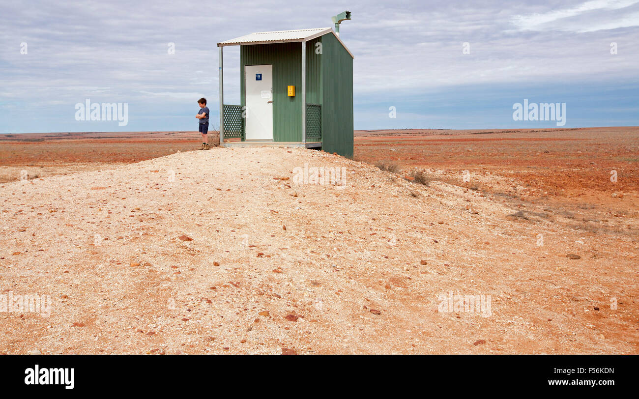 Outback toilet in bush in -Fotos und -Bildmaterial in hoher Auflösung ...