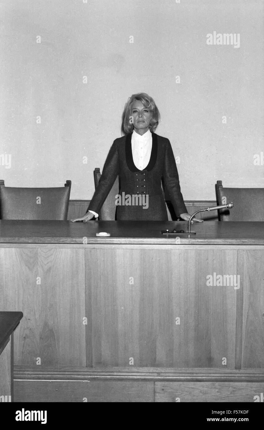 Deutsche Plant und Chansonsängerin Mady Rahl, Deutschland 1960er Jahre ...