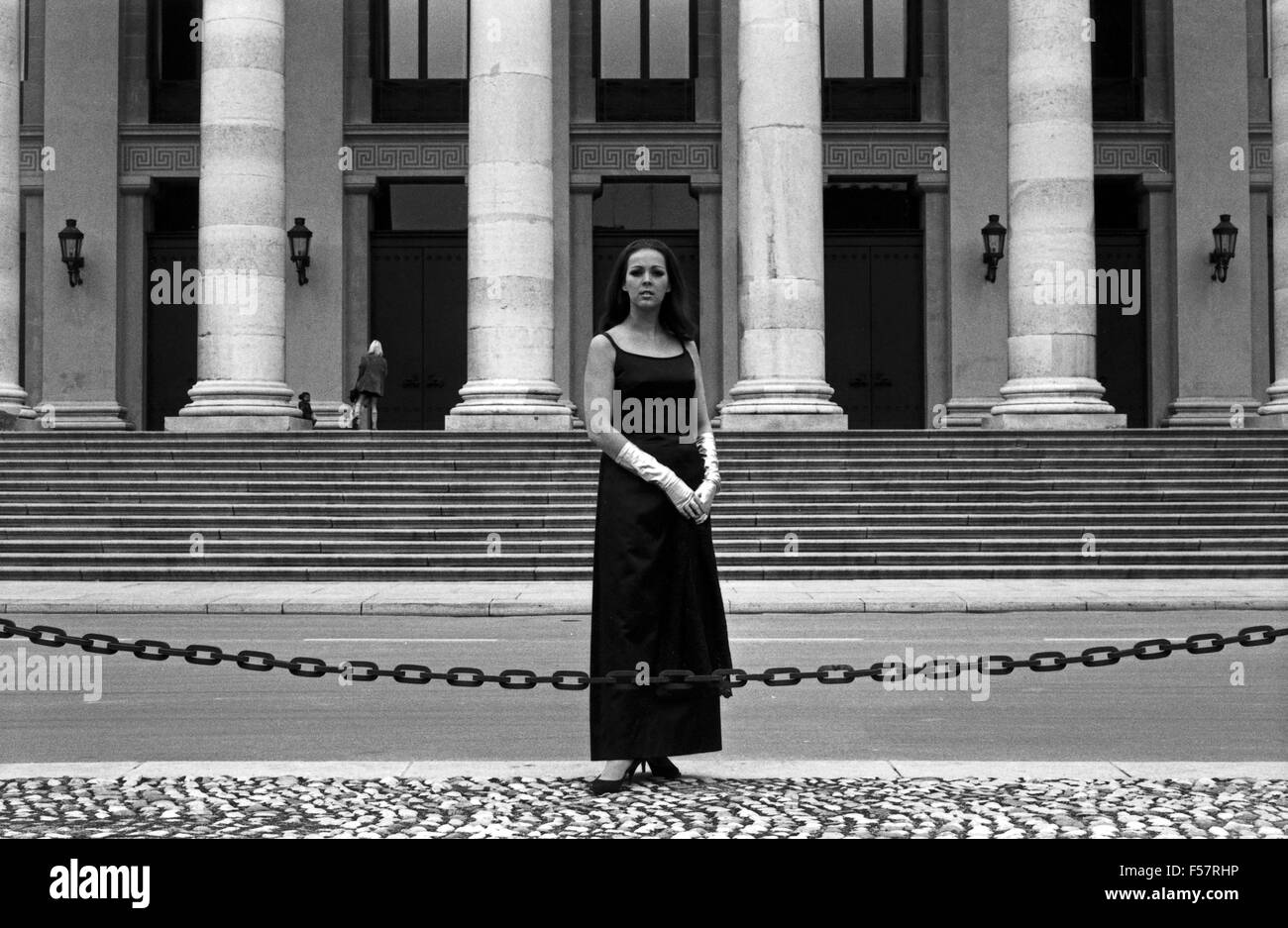 Residenztheater münchen -Fotos und -Bildmaterial in hoher Auflösung ...