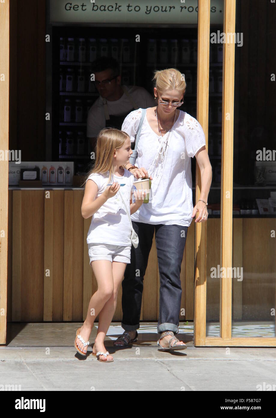 Kelly rowan and daughter -Fotos und -Bildmaterial in hoher Auflösung ...