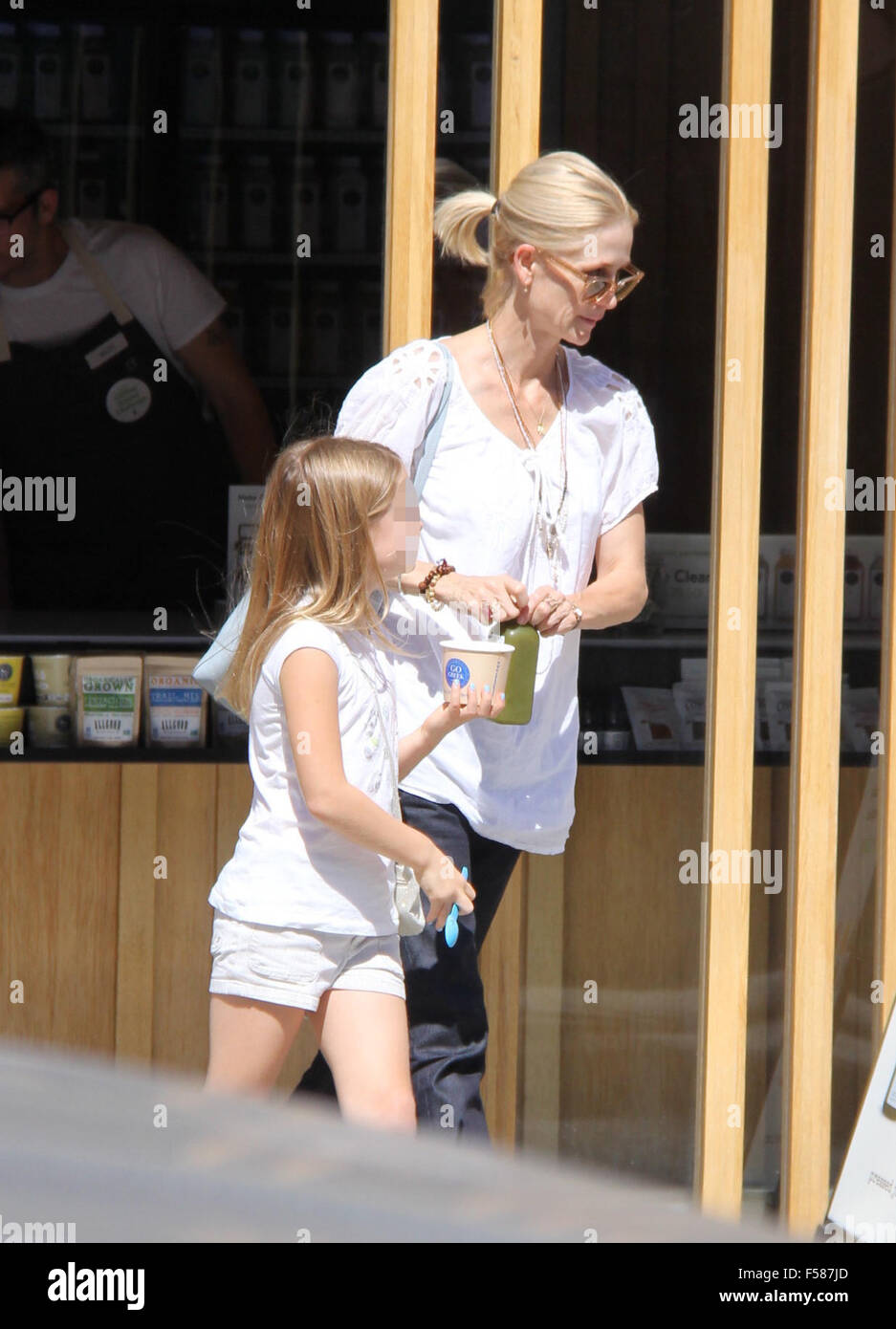 Kelly rowan and daughter -Fotos und -Bildmaterial in hoher Auflösung ...