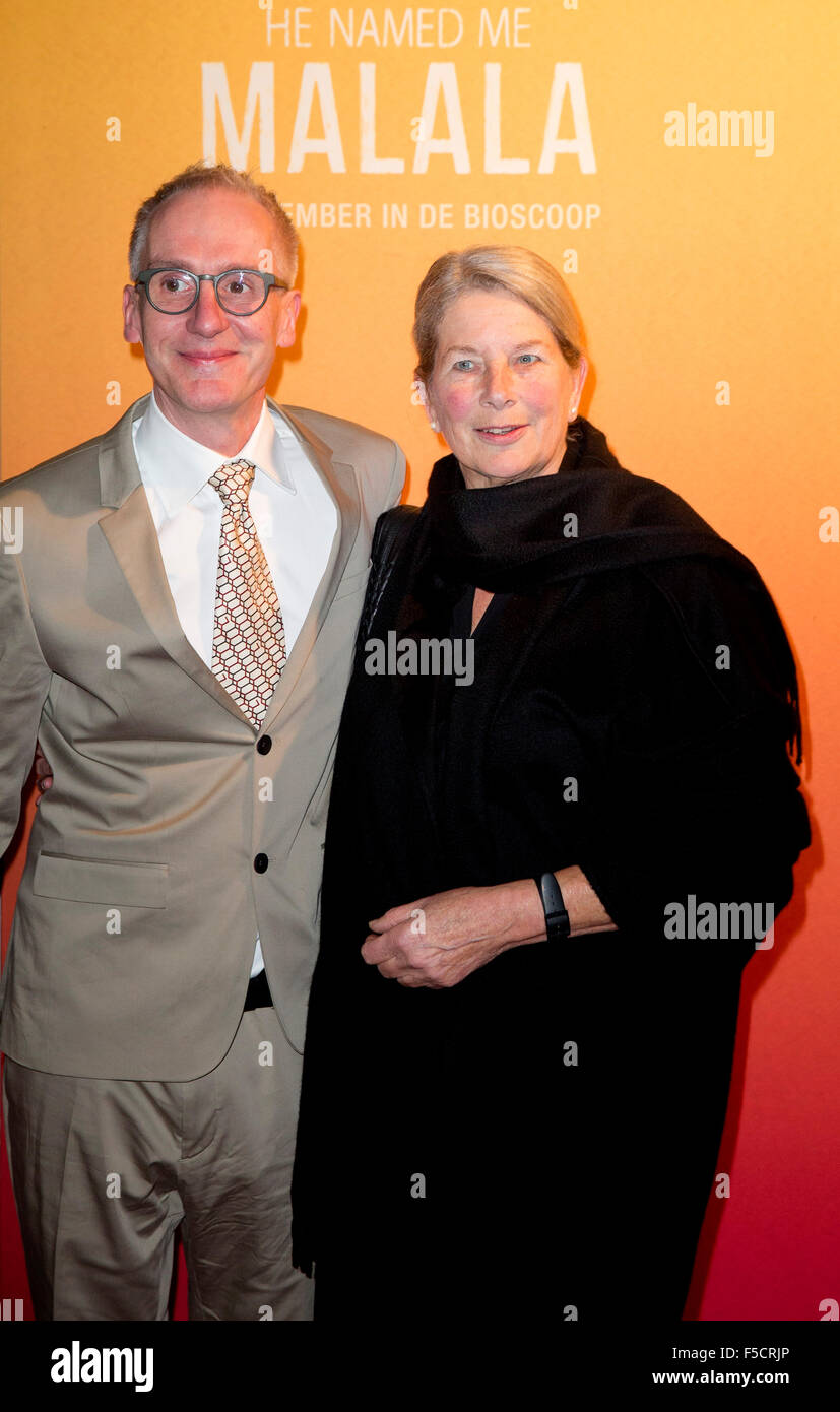 Hilversum, Niederlande. 1. November 2015. Mutter Florenz Flos Wisse ...