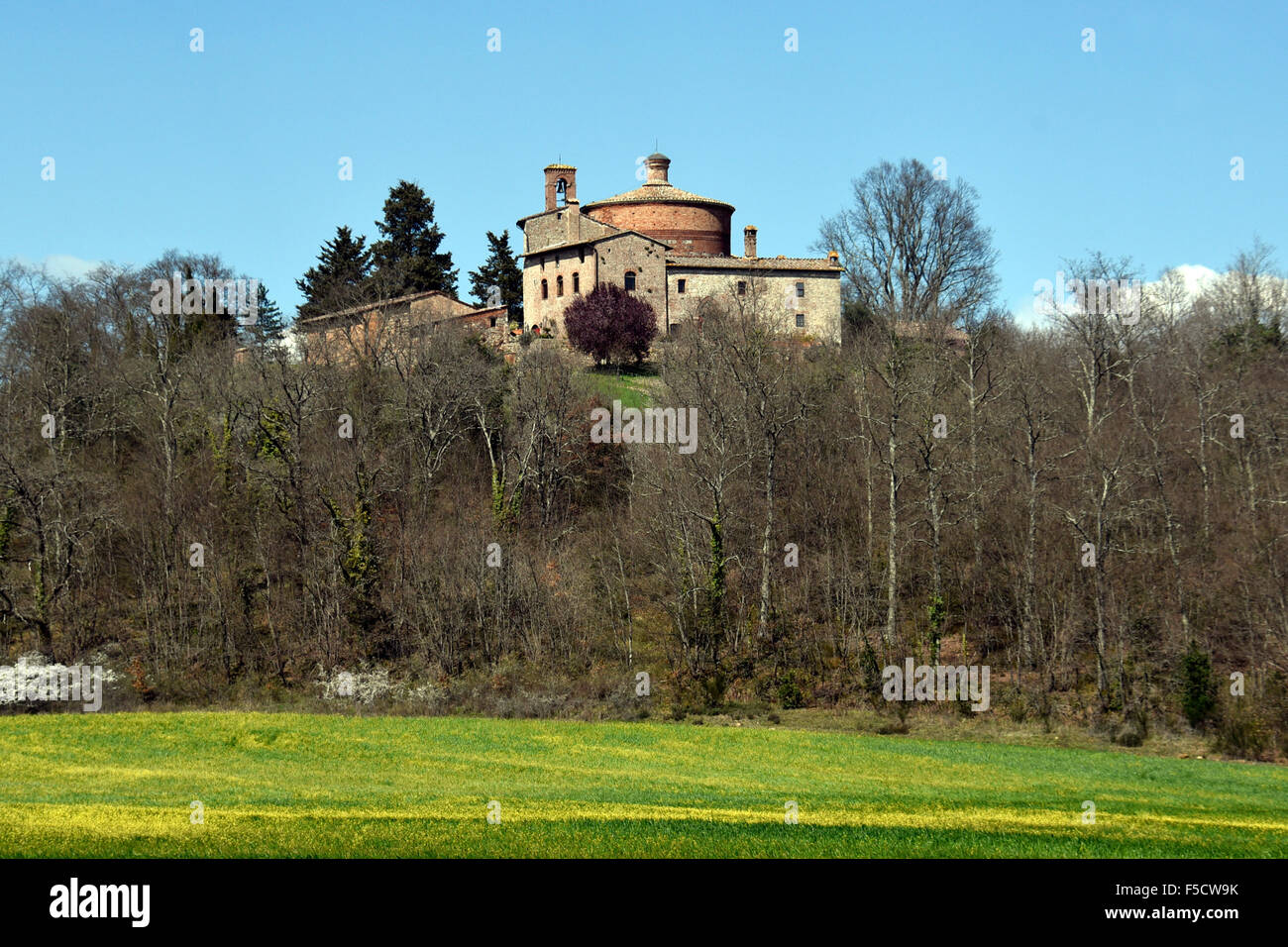 Cappella di san galgano a montesiepi -Fotos und -Bildmaterial in hoher ...