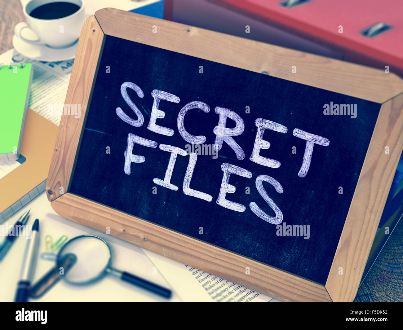 Geheimen Akten Konzept Hand auf Tafel gezeichnet Stockfotografie - Alamy
