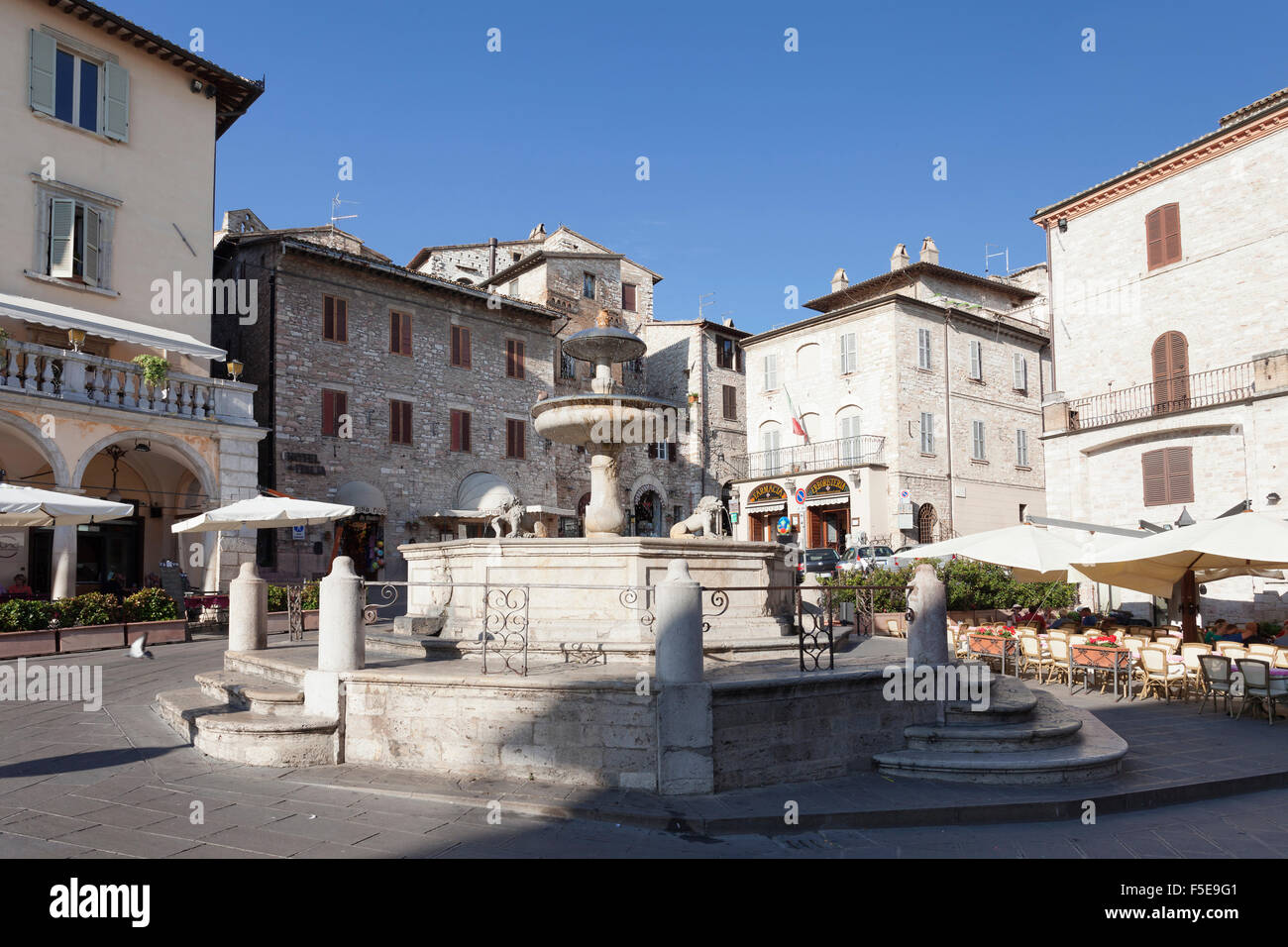 Piazza del Comune Square, Assisi, Gebiet von Perugia, Umbrien, Italien ...