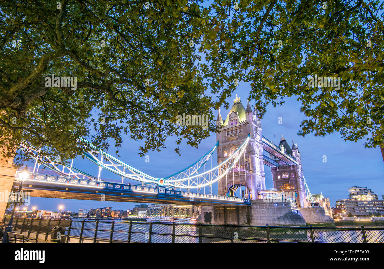 Typisch london -Fotos und -Bildmaterial in hoher Auflösung – Alamy