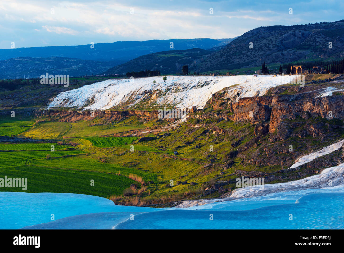 Weißer Travertin Becken, Pamukkale, UNESCO-Weltkulturerbe, westlichen ...