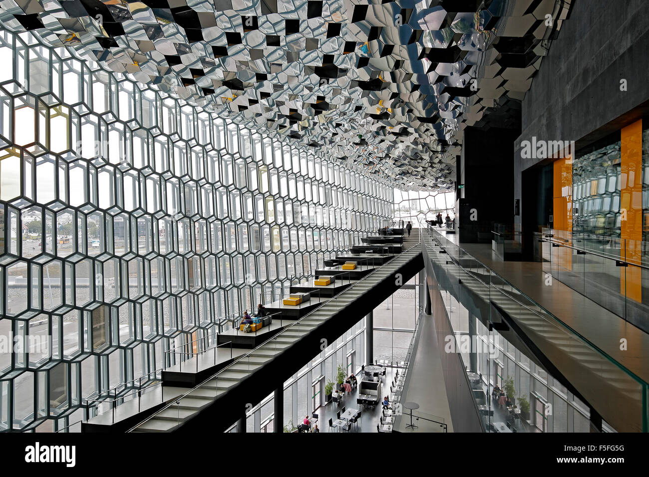 Interieur, Harpa Konzerthaus und Konferenzzentrum, Reykjavik, Island ...