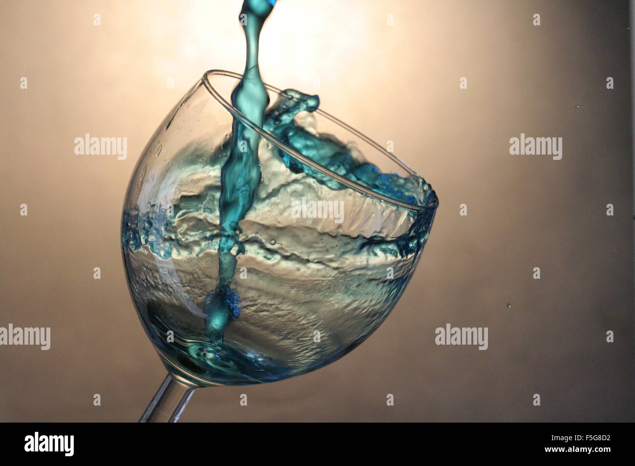 Splatter hoch -Fotos und -Bildmaterial in hoher Auflösung – Alamy