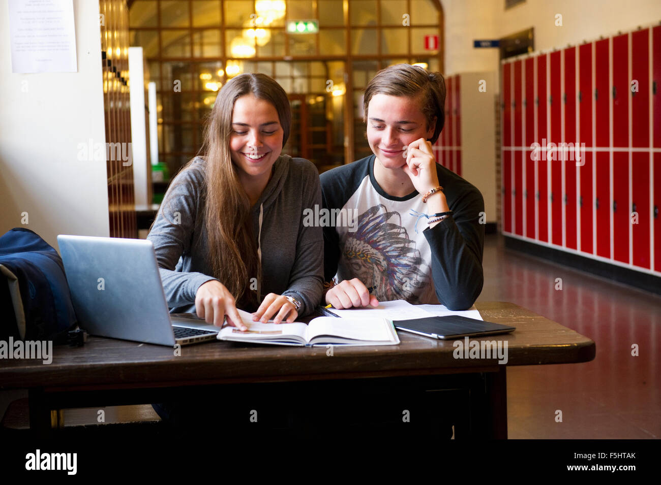 In der schule lernen -Fotos und -Bildmaterial in hoher Auflösung – Alamy