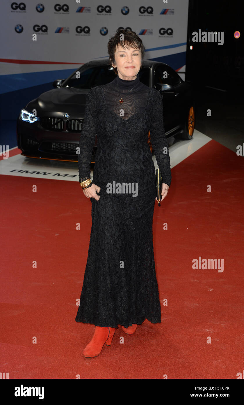 Berlin, Deutschland. 5. November 2015. Schauspielerin Katrin Sass kommt ...